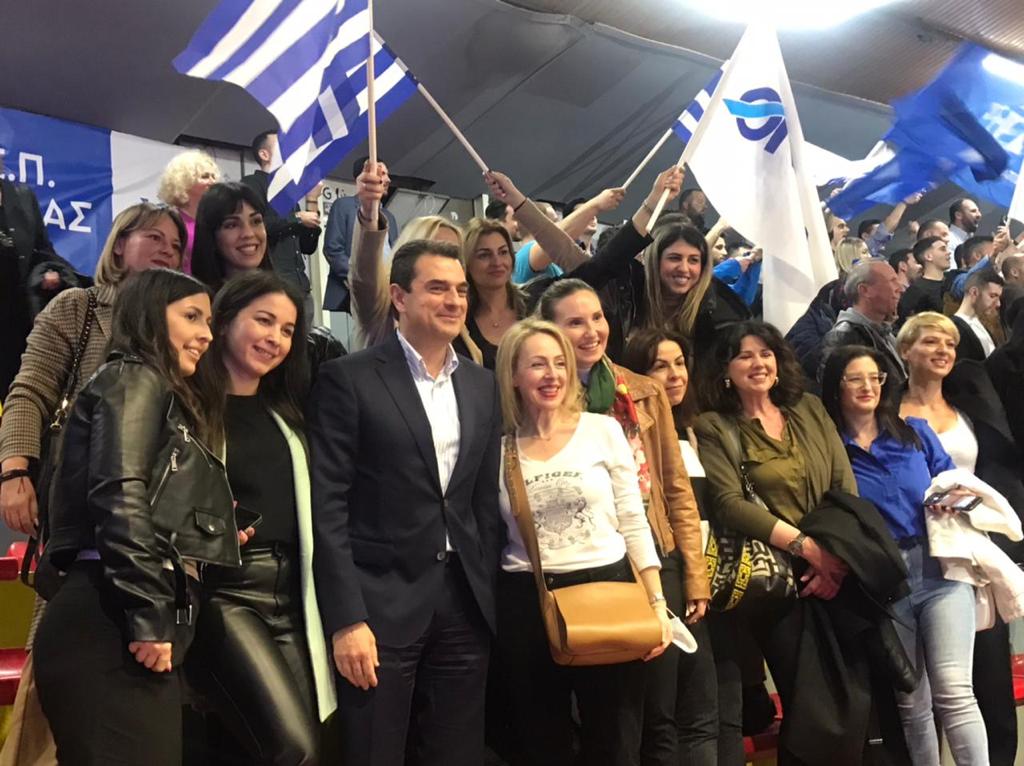 Με τους νέους ο Σκρέκας, στο πλευρό του Μητσοτάκη - PyliNews
