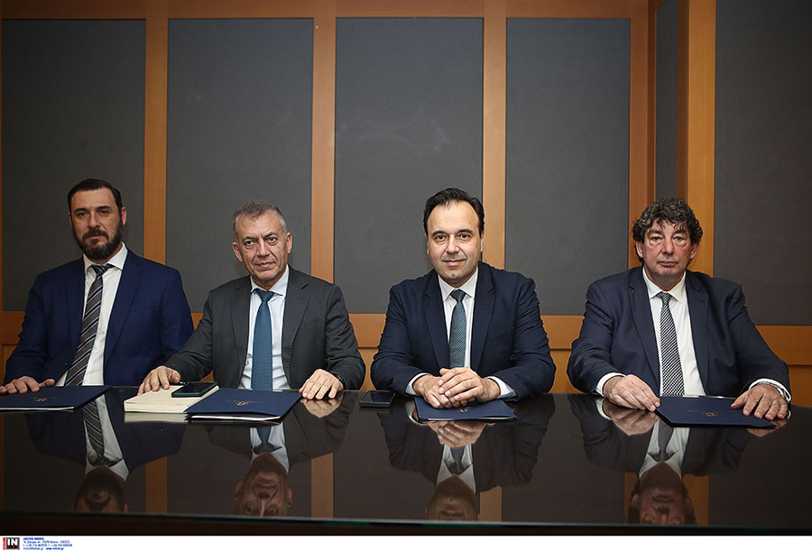 Ενωμένοι, στη νέα εποχή στα γήπεδα - Γ. Βρούτσης και Δ. Παπαστεργίου ...